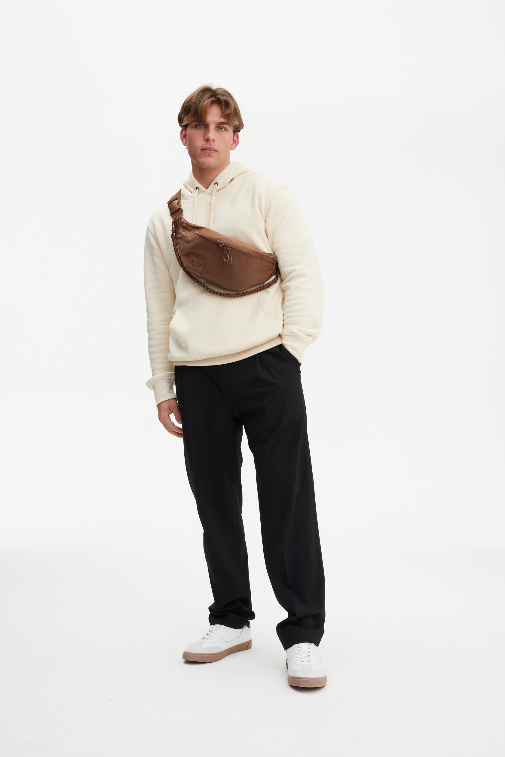 BÉIS 'The Sport Pack' in Maple - Brown Crossbody Fanny Pack & Sling Bag