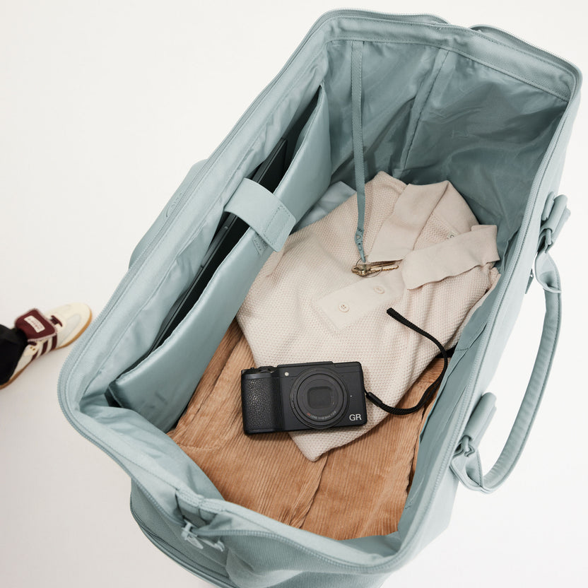 BÉIS 'The Mini Weekender' in Black - Black Travel Bag & Duffle Bag