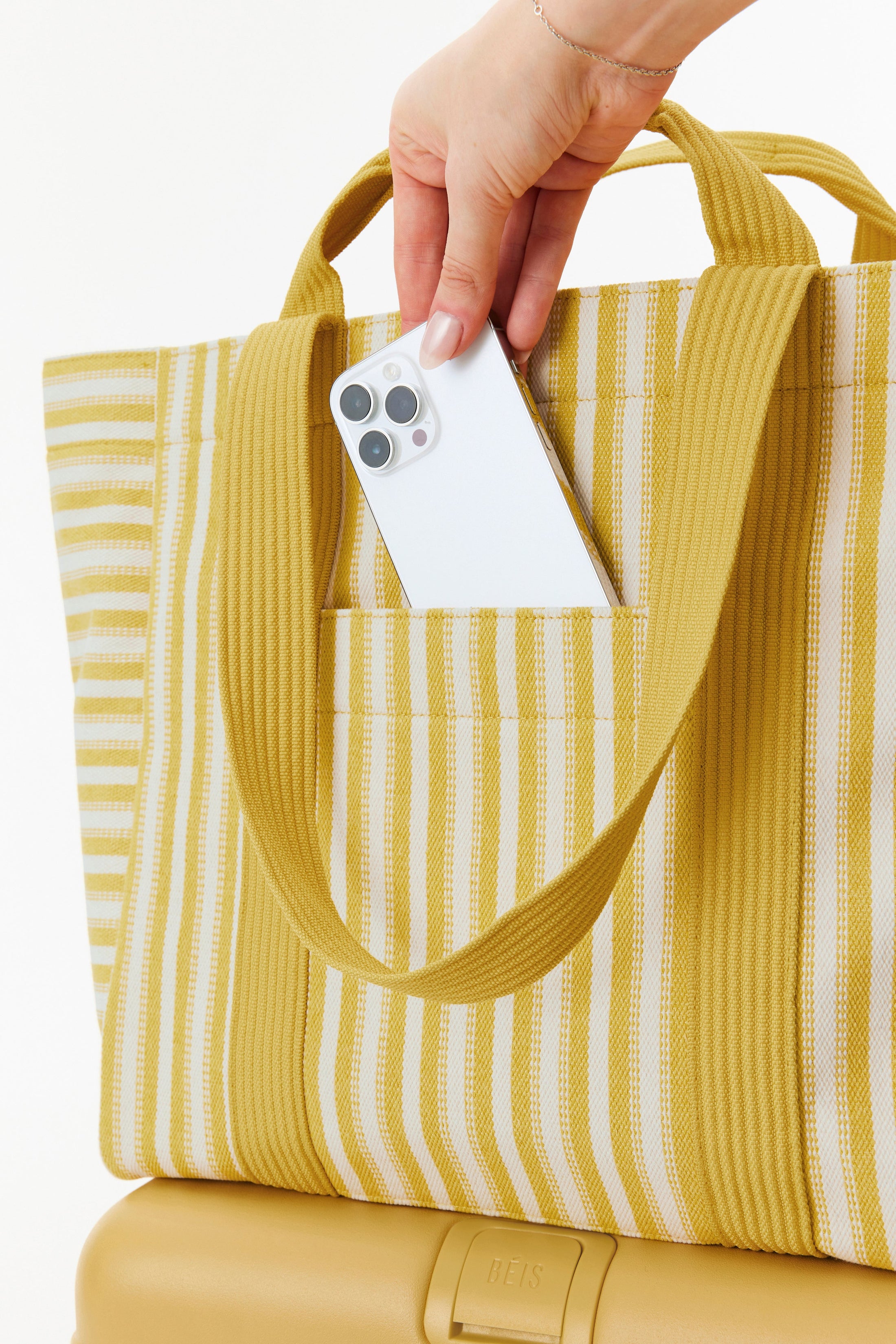 BÉIS 'The Vacation Tote' in Honey Stripe - Vacation Tote & Summer Tote ...