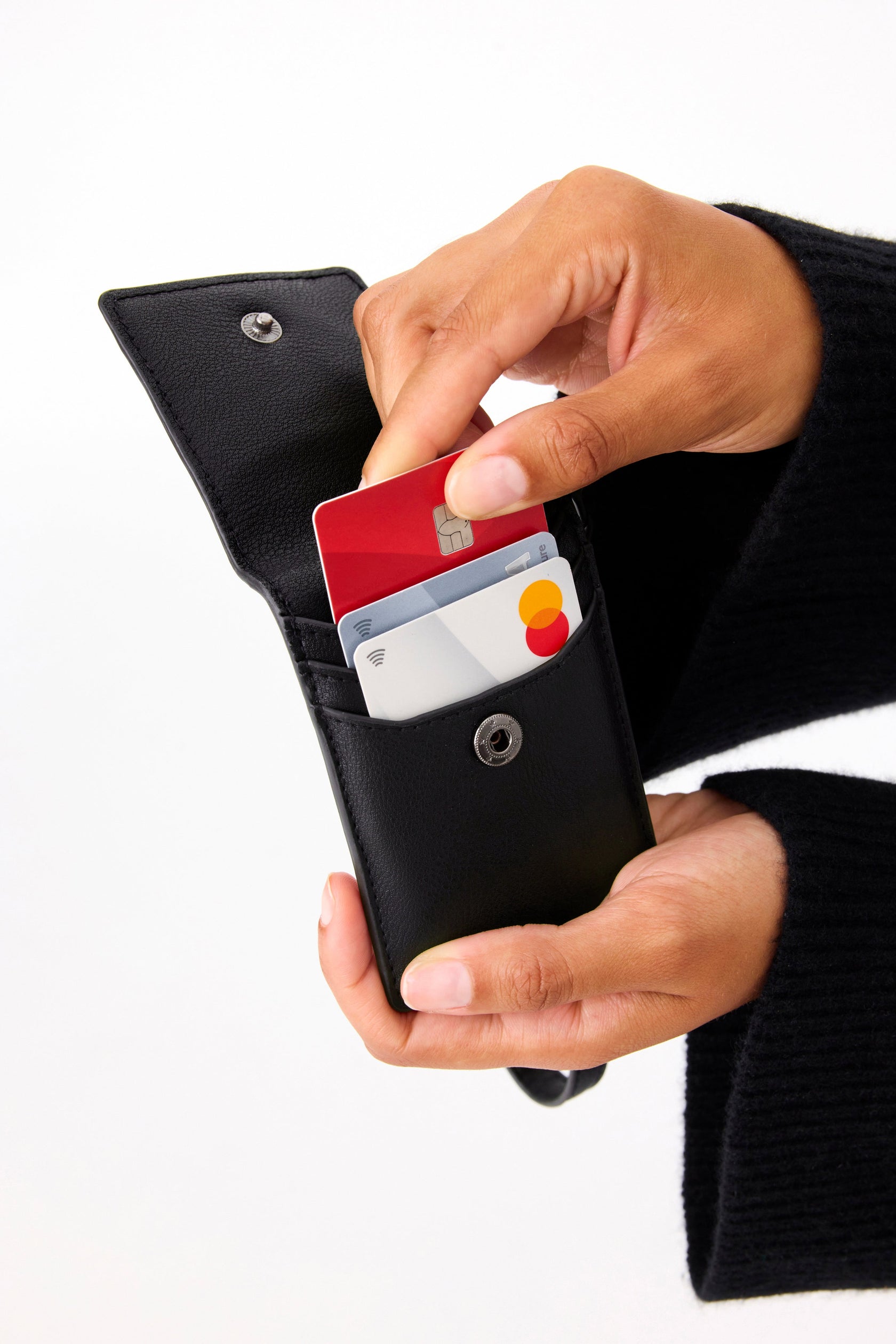 BÉIS 'The ID Wristlet' in Black - Black Card & ID Holder Wristlet
