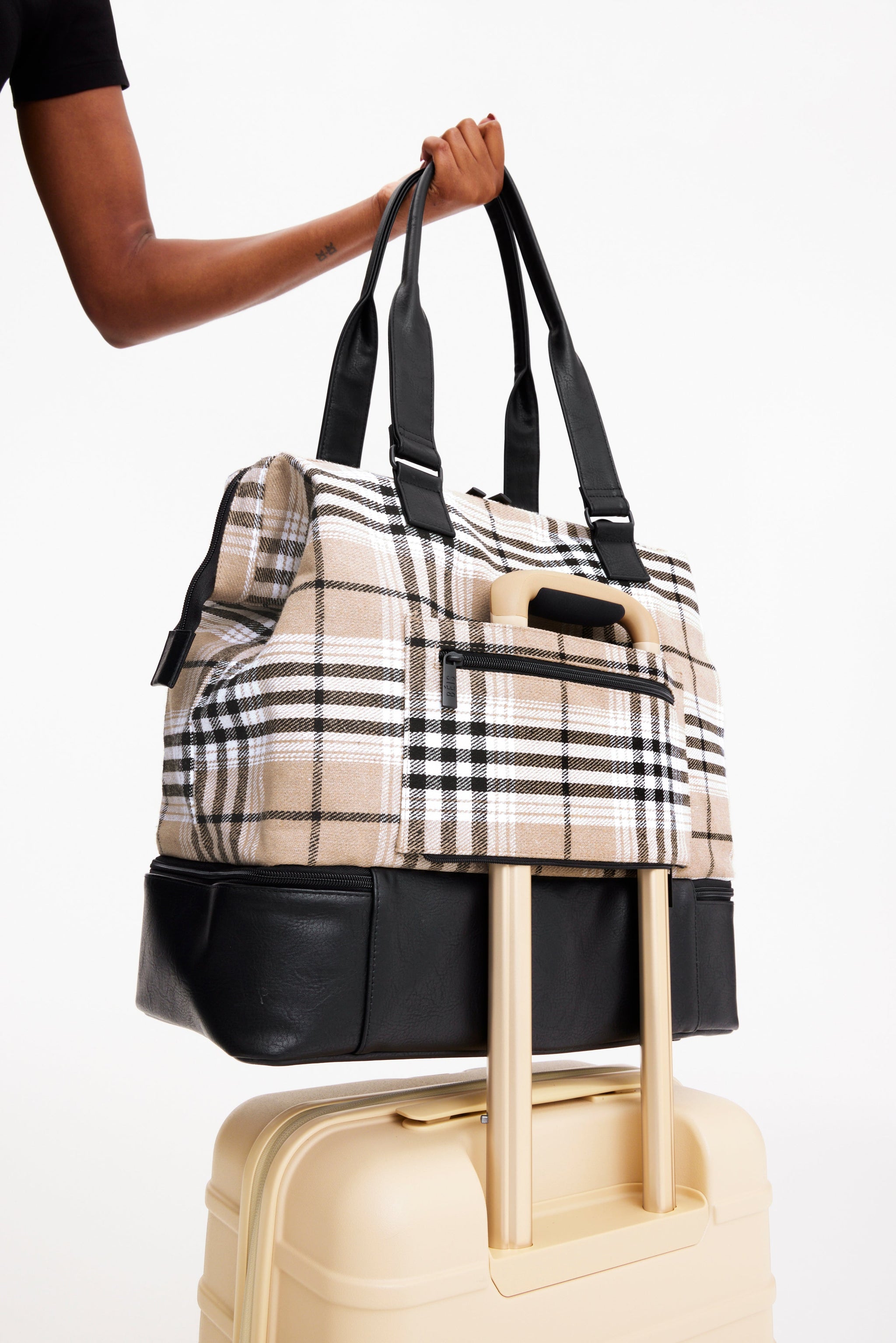 Béis 'The Mini Weekender' in Plaid - Small Plaid Duffle Bag & Overnight Bag