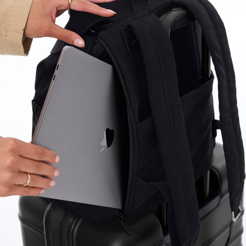 BÉIS 'The Rucksack' in Black - Travel Backpack & Rucksack in Black