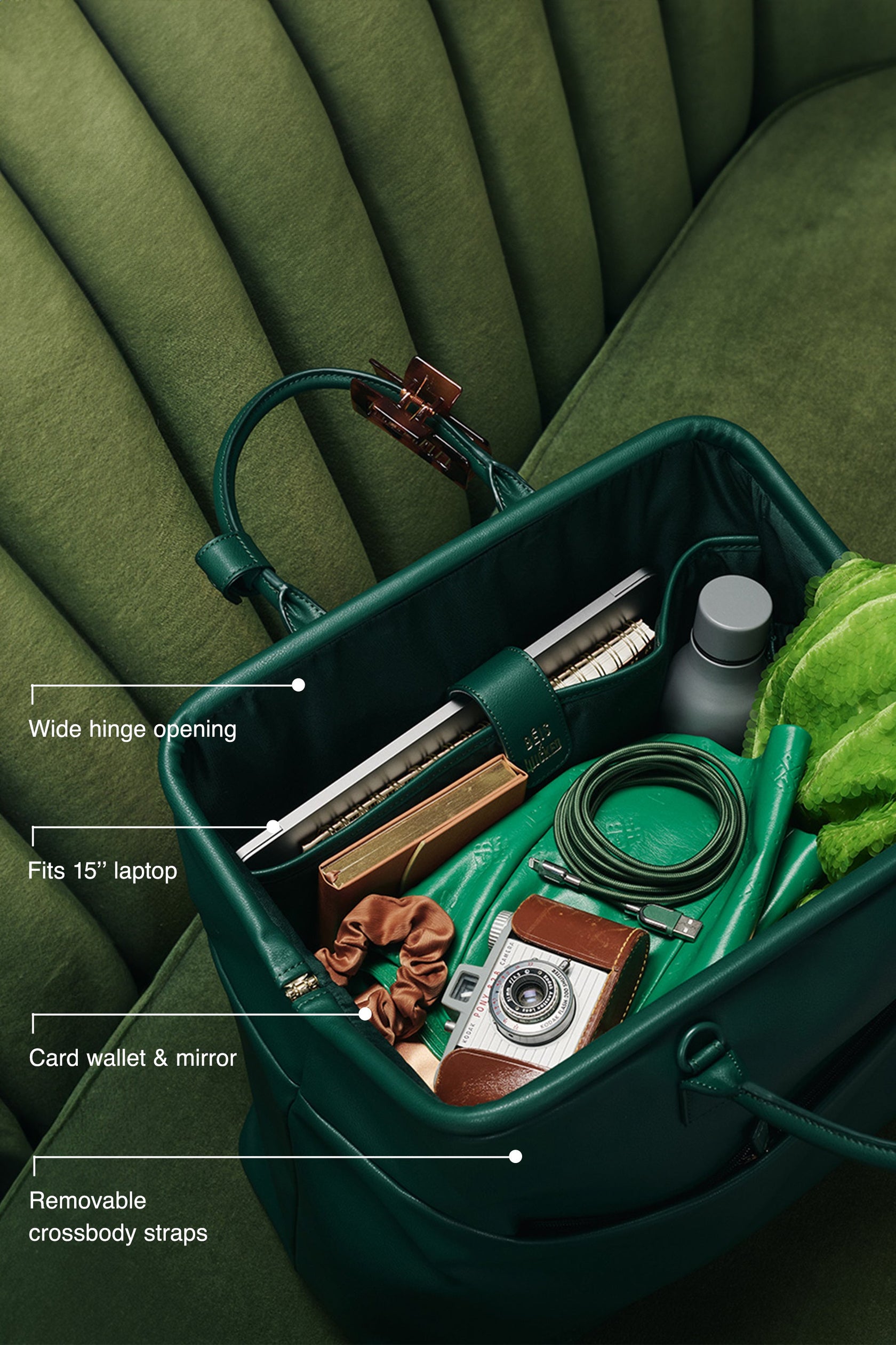 BÉIS 'The Wicked Weekender' in Wicked Green - Green Weekender Bag ...