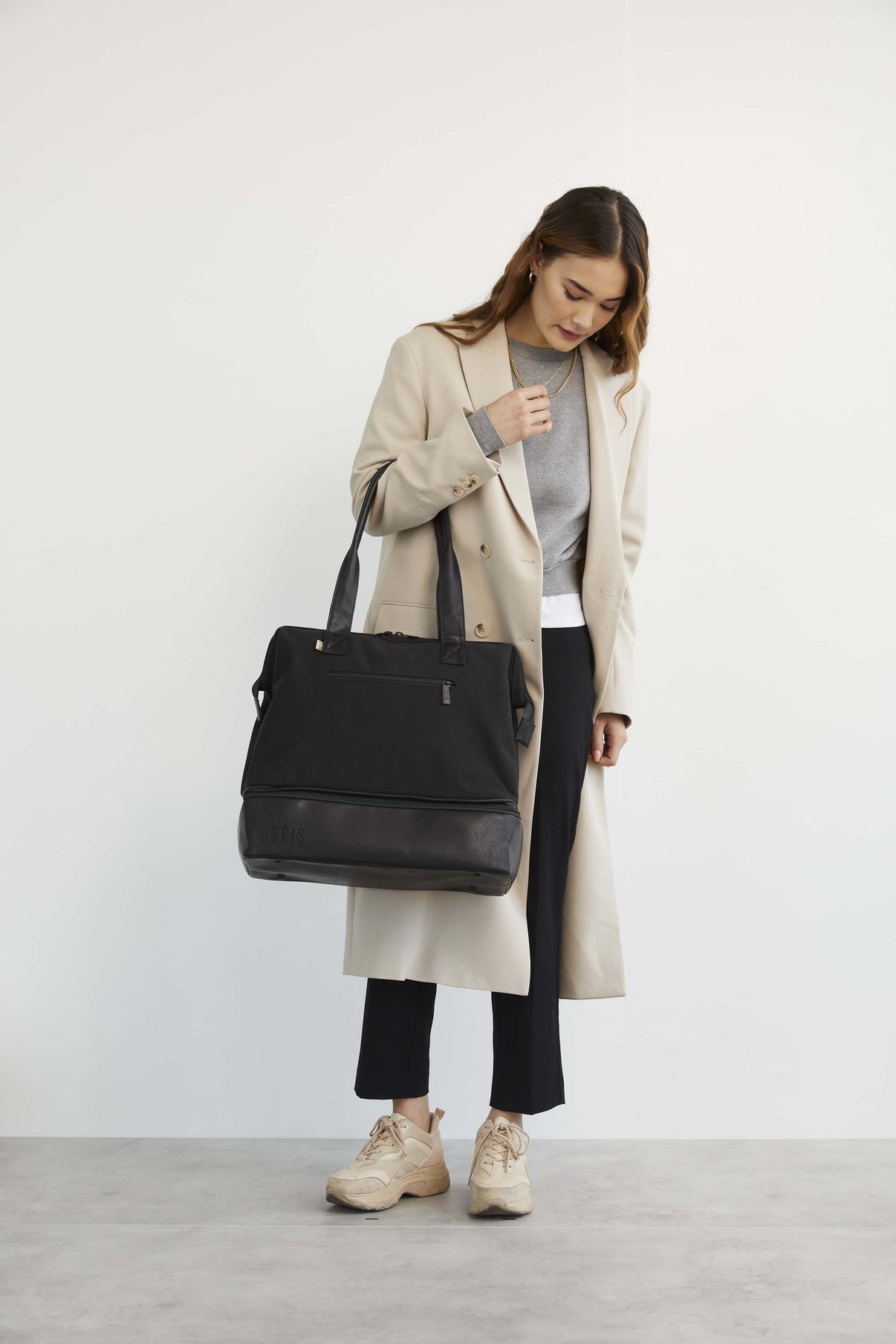BÉIS 'The Mini Weekender' in Black - Black Travel Bag & Duffle Bag