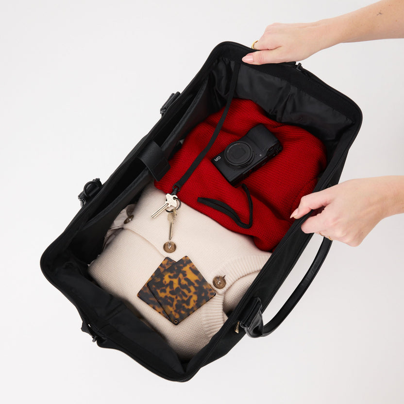 BÉIS 'The Mini Weekender' in Black - Black Travel Bag & Duffle Bag