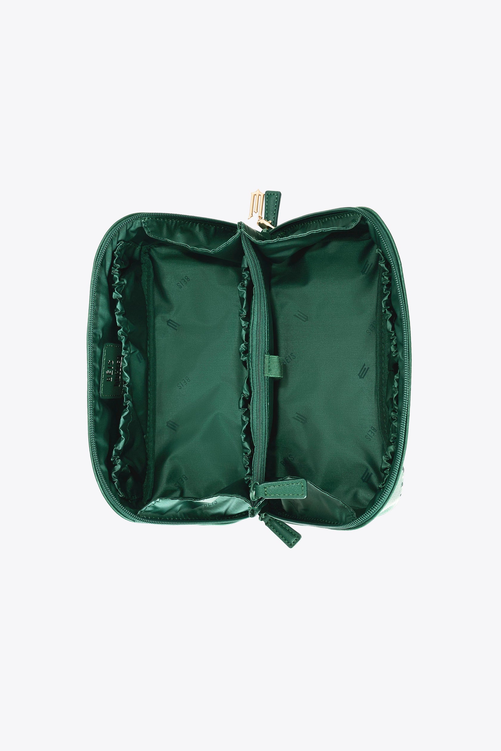 BÉIS 'The Wicked Toiletry Kit' in Wicked Green - Wide Opening Green ...